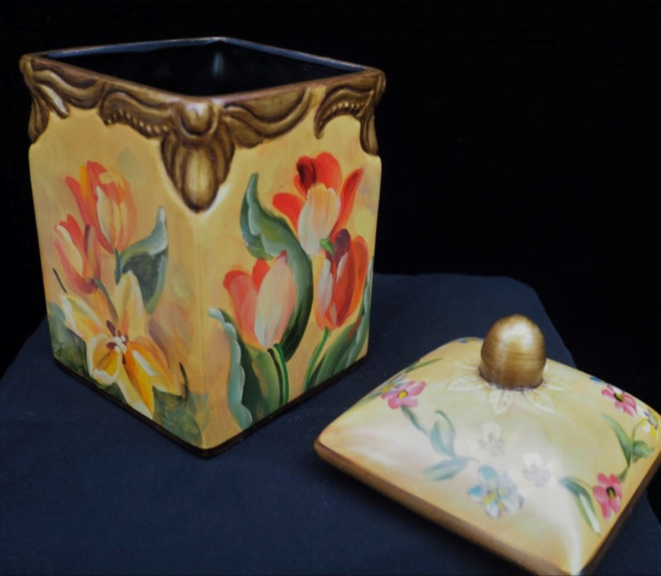 Ceramic Tulip Box With Lid | Painted Flower Box| Decorative Flower Con ...